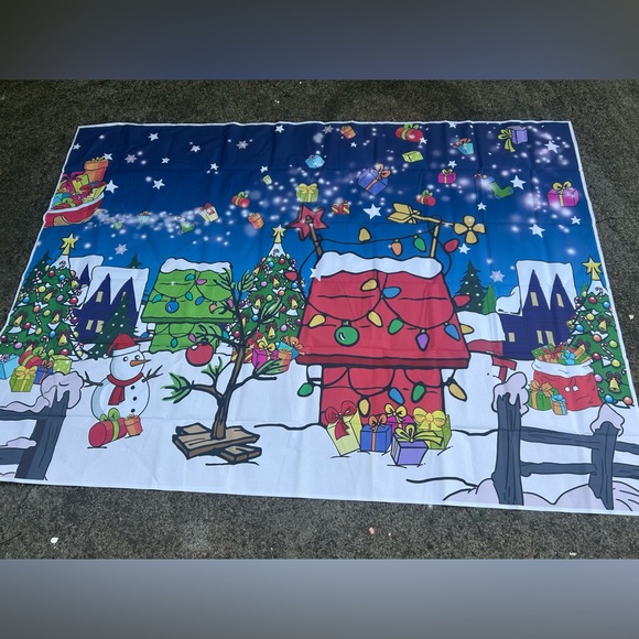 Peanut’s Christmas Snoopy’s Red House Backdrop | Holiday | Peanuts ...
